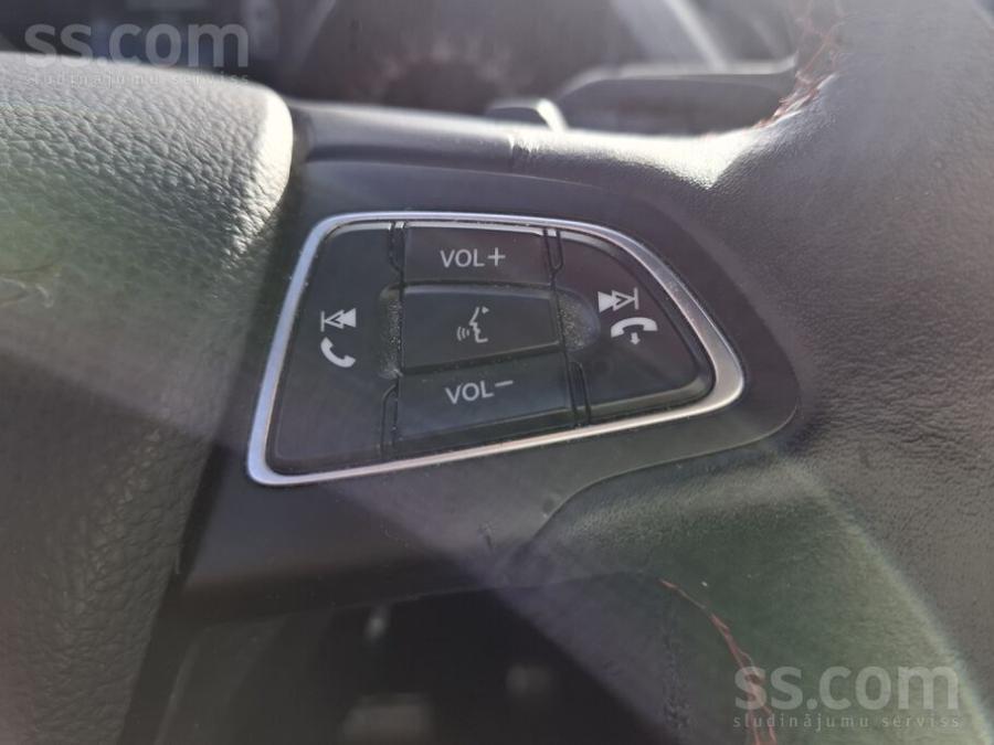 Grey Ford Kuga 2017 in Talsi, with an engine capacity of 1.50 L and mileage of 111 thousand km for 11900 €, photo 25 on AUTOMOTO.COM.LV