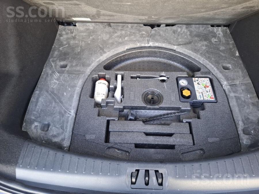 Grey Ford Kuga 2017 in Talsi, with an engine capacity of 1.50 L and mileage of 111 thousand km for 11900 €, photo 32 on AUTOMOTO.COM.LV
