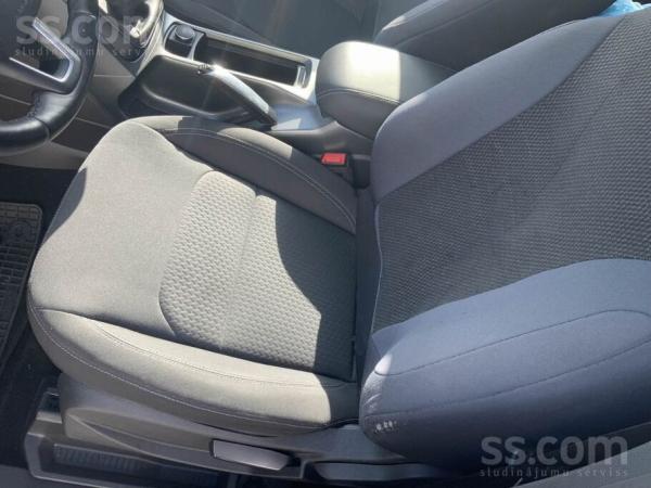 Pelēks Ford Kuga 2017 Cēsis, ar dzinēja tilpumu 1.50 L un nobraukumu 0 tūkst. km par 11000 €, foto 9 vietnē AUTOMOTO.COM.LV