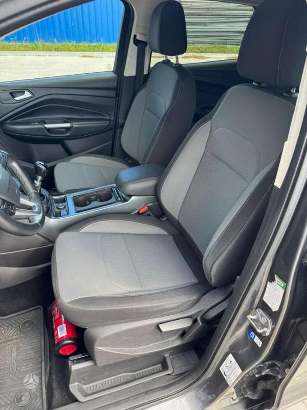 Ford Kuga 2017 Utena vietnē Pelēks Ford Kuga 2017 Utena, ar dzinēja tilpumu 1.50 L un nobraukumu 218 tūkst. km par 9200 €, foto 10 vietnē AUTOMOTO.COM.LV