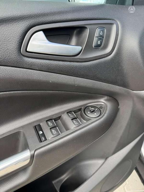 Ford Kuga 2017 Utena vietnē Pelēks Ford Kuga 2017 Utena, ar dzinēja tilpumu 1.50 L un nobraukumu 218 tūkst. km par 9200 €, foto 11 vietnē AUTOMOTO.COM.LV