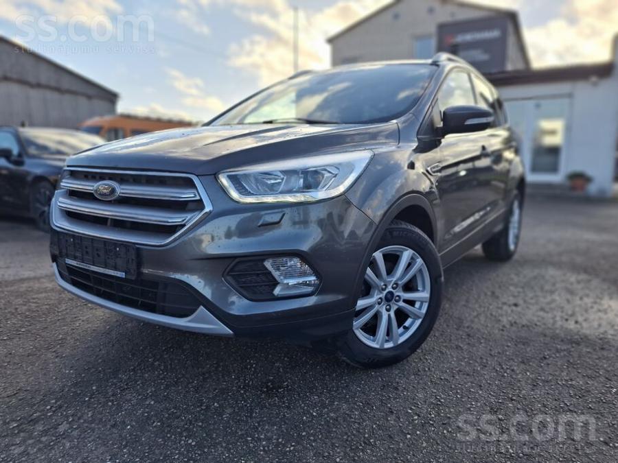 Grey Ford Kuga 2017 in Talsi, with an engine capacity of 1.50 L and mileage of 141 thousand km for 9300 €, photo 3 on AUTOMOTO.COM.LV