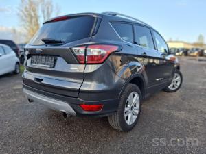 Grey Ford Kuga 2017 in Talsi, with an engine capacity of 1.50 L and mileage of 141 thousand km for 9300 €, photo 4 on AUTOMOTO.COM.LV