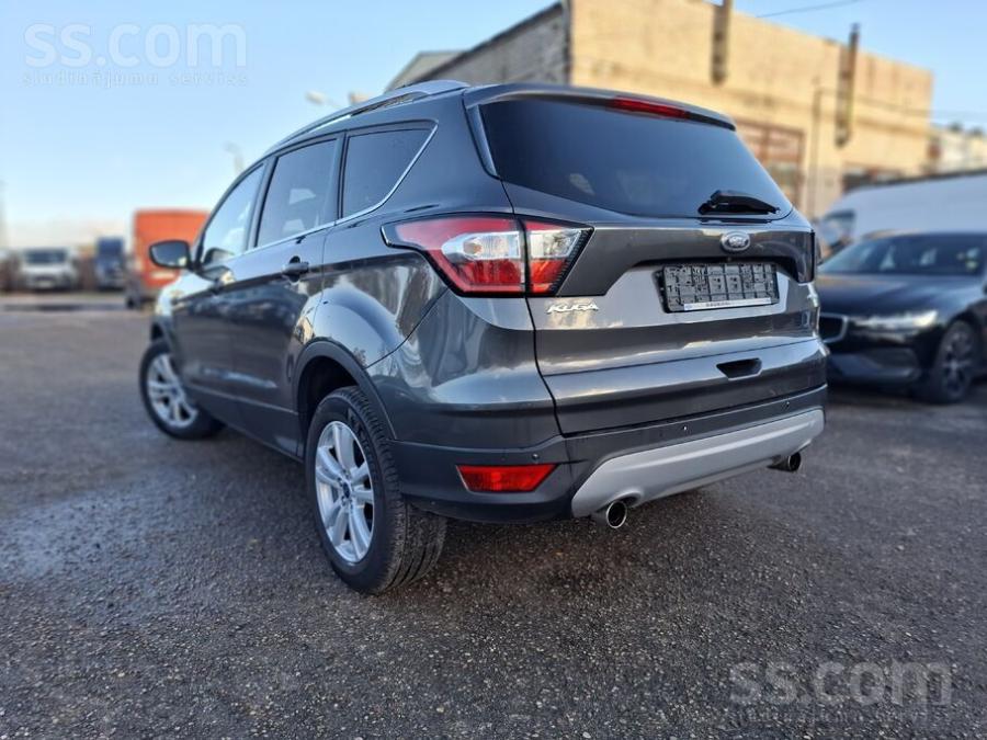 Grey Ford Kuga 2017 in Talsi, with an engine capacity of 1.50 L and mileage of 141 thousand km for 9300 €, photo 5 on AUTOMOTO.COM.LV