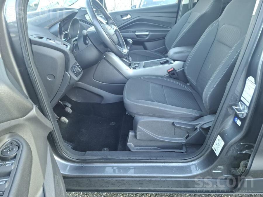 Grey Ford Kuga 2017 in Talsi, with an engine capacity of 1.50 L and mileage of 141 thousand km for 9300 €, photo 8 on AUTOMOTO.COM.LV