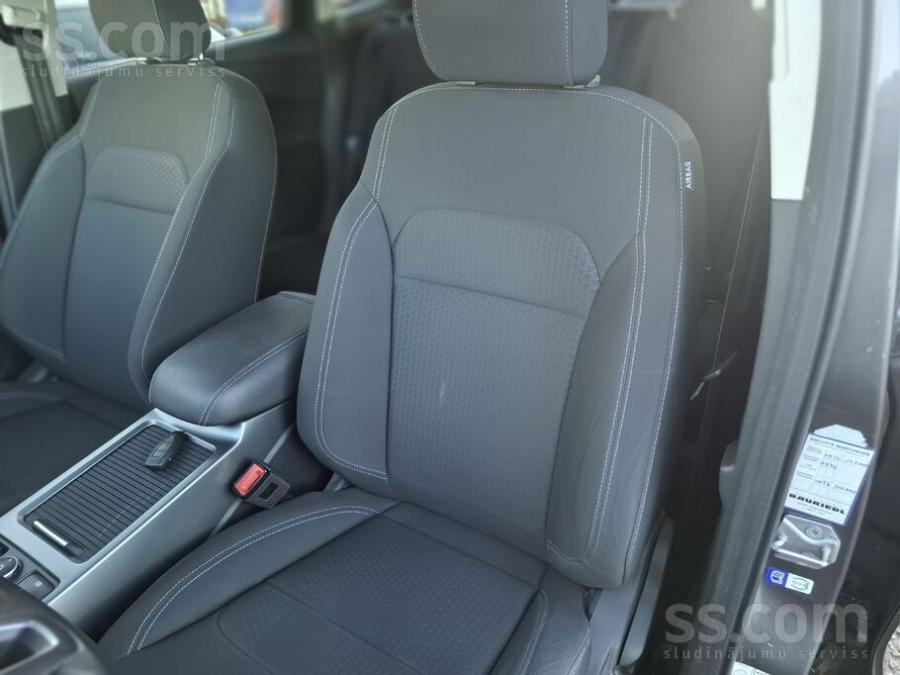 Grey Ford Kuga 2017 in Talsi, with an engine capacity of 1.50 L and mileage of 141 thousand km for 9300 €, photo 10 on AUTOMOTO.COM.LV