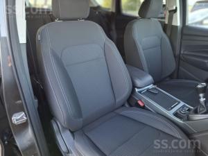 Grey Ford Kuga 2017 in Talsi, with an engine capacity of 1.50 L and mileage of 141 thousand km for 9300 €, photo 14 on AUTOMOTO.COM.LV
