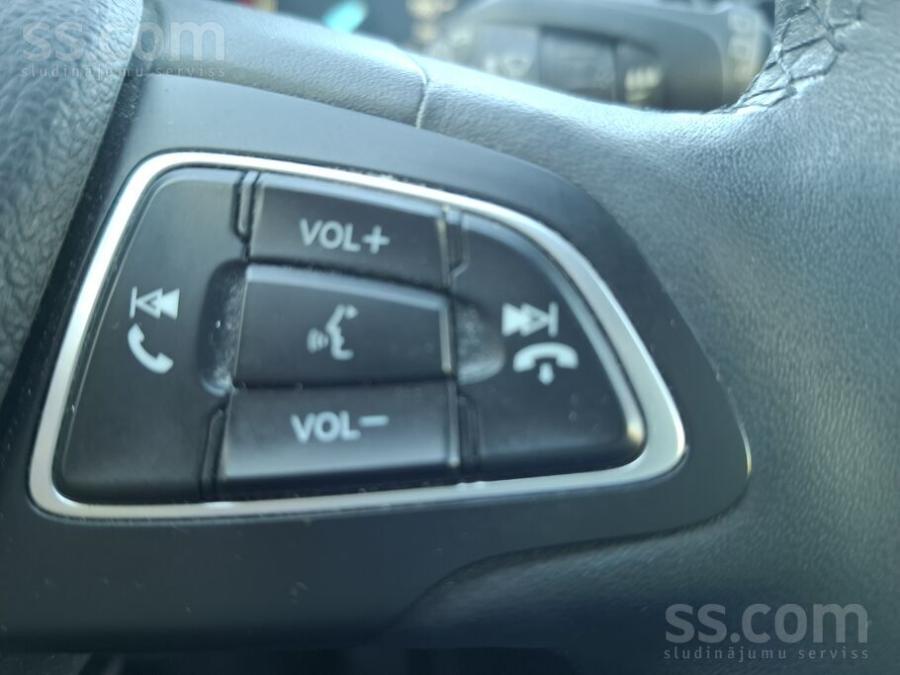 Grey Ford Kuga 2017 in Talsi, with an engine capacity of 1.50 L and mileage of 141 thousand km for 9300 €, photo 17 on AUTOMOTO.COM.LV