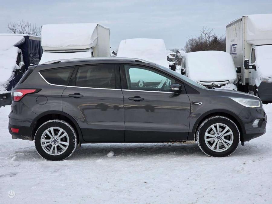 Pelēks Ford Kuga 2018 Tauragė, ar dzinēja tilpumu 1.50 L un nobraukumu 180 tūkst. km par 9800 €, foto 2 vietnē AUTOMOTO.COM.LV