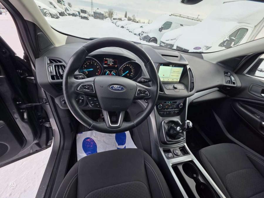 Pelēks Ford Kuga 2018 Tauragė, ar dzinēja tilpumu 1.50 L un nobraukumu 180 tūkst. km par 9800 €, foto 9 vietnē AUTOMOTO.COM.LV