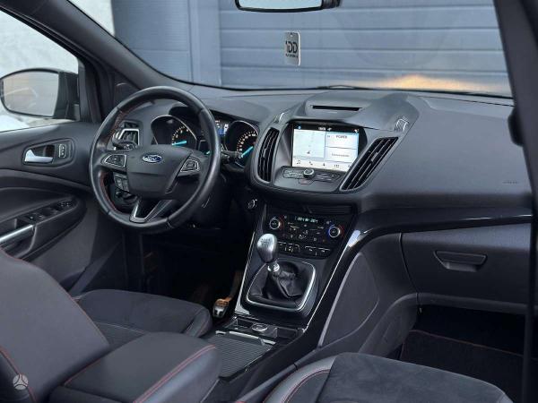Pelēks Ford Kuga 2018 Kauņa, ar dzinēja tilpumu 1.50 L un nobraukumu 92 tūkst. km par 12490 €, foto 2 vietnē AUTOMOTO.COM.LV