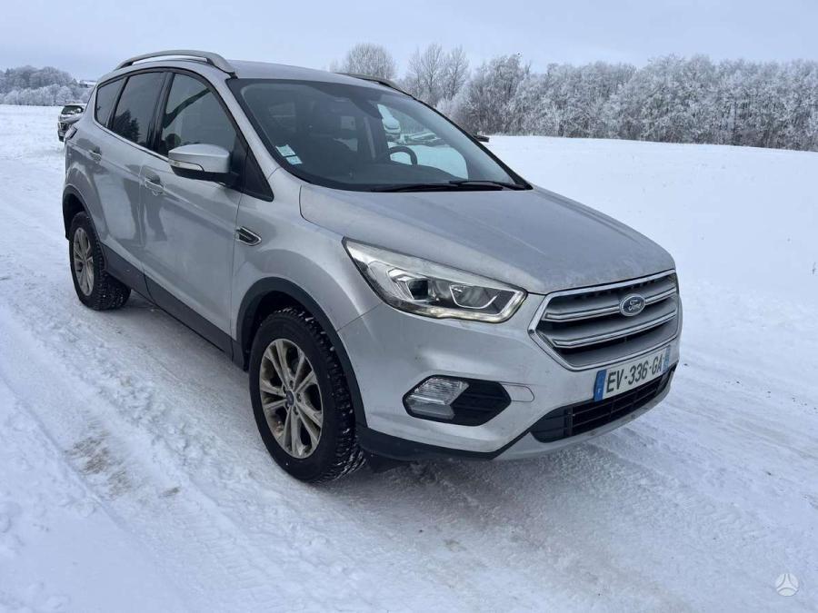 Grey Ford Kuga 2018 in Taurage, with an engine capacity of 1.50 L and mileage of 119 thousand km for 9400 €, photo 1 on AUTOMOTO.COM.LV