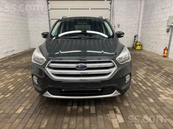 Grey Ford Kuga 2018 in Balvi, with an engine capacity of 1.50 L and mileage of 172 thousand km for 10300 €, photo 1 on AUTOMOTO.COM.LV