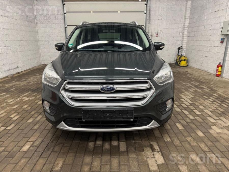 Pelēks Ford Kuga 2018 Balvi, ar dzinēja tilpumu 1.50 L un nobraukumu 172 tūkst. km par 10300 €, foto 1 vietnē AUTOMOTO.COM.LV