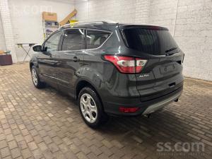 Pelēks Ford Kuga 2018 Balvi, ar dzinēja tilpumu 1.50 L un nobraukumu 172 tūkst. km par 10300 €, foto 3 vietnē AUTOMOTO.COM.LV