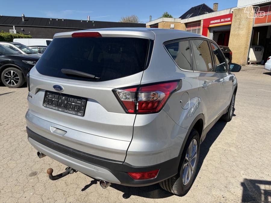 Grey Ford Kuga 2018 in Vilnius, with an engine capacity of 2.00 L and mileage of 275 thousand km for 9799 €, photo 4 on AUTOMOTO.COM.LV
