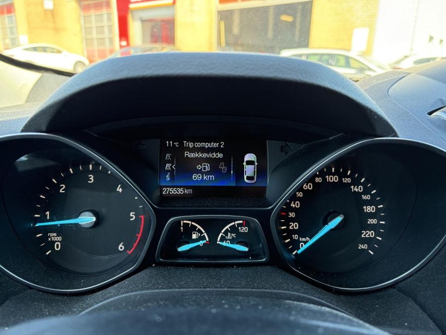 Grey Ford Kuga 2018 in Vilnius, with an engine capacity of 2.00 L and mileage of 275 thousand km for 9799 €, photo 16 on AUTOMOTO.COM.LV