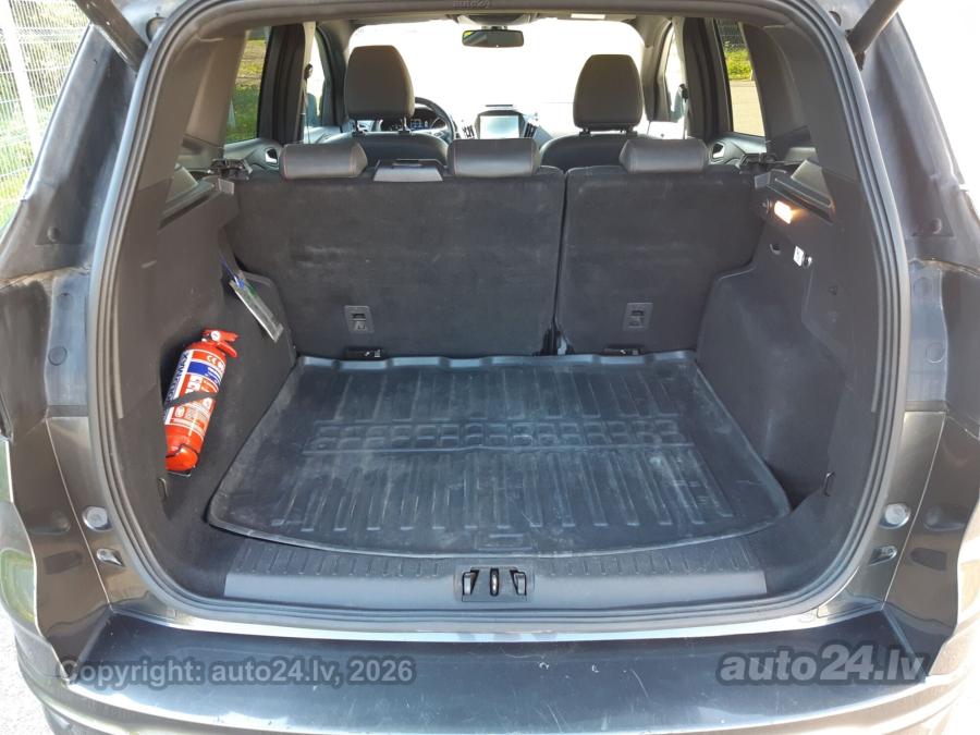 Grey Ford Kuga 2018 in Tallinn, with an engine capacity of 2.00 L and mileage of 195 thousand km for 13000 €, photo 4 on AUTOMOTO.COM.LV