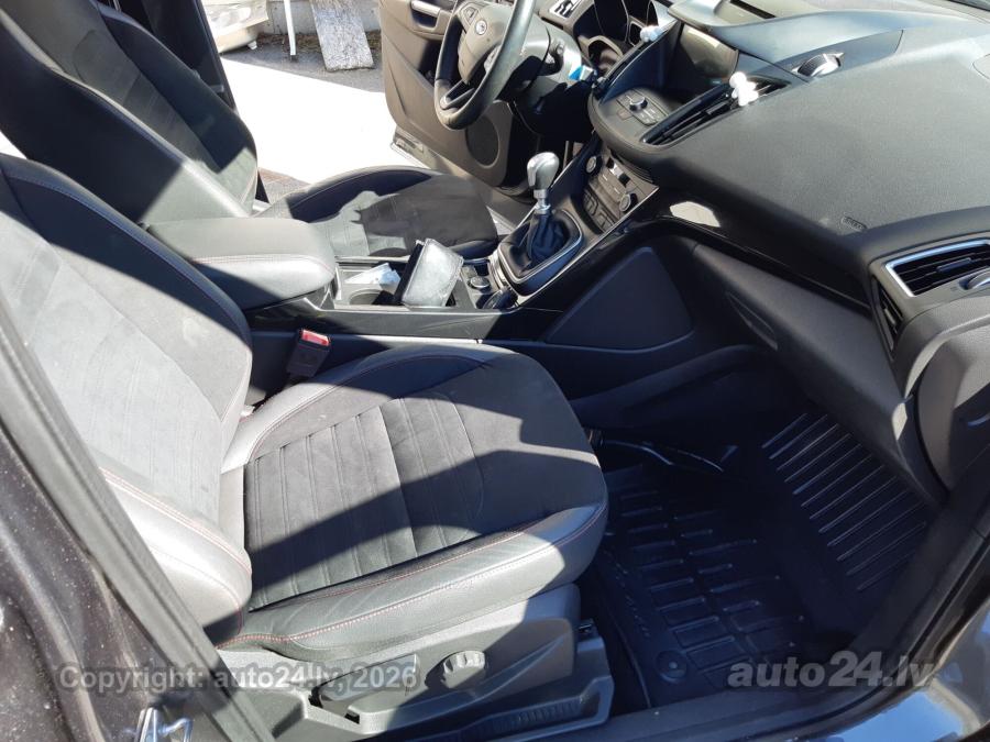 Grey Ford Kuga 2018 in Tallinn, with an engine capacity of 2.00 L and mileage of 195 thousand km for 13000 €, photo 7 on AUTOMOTO.COM.LV