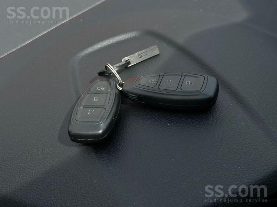 Pelēks Ford Kuga 2018 Jelgava, ar dzinēja tilpumu 2.00 L un nobraukumu 0 tūkst. km par 13500 €, foto 30 vietnē AUTOMOTO.COM.LV