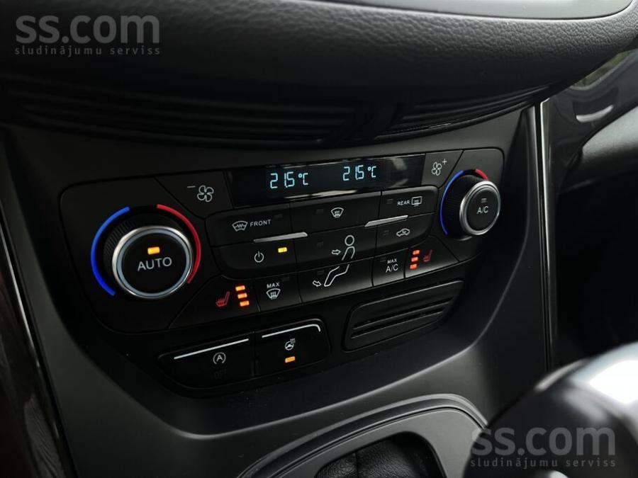 Grey Ford Kuga 2018 in Riga, with an engine capacity of 2.00 L and mileage of 200 thousand km for 9950 €, photo 19 on AUTOMOTO.COM.LV
