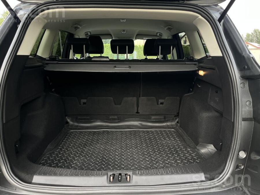 Grey Ford Kuga 2018 in Riga, with an engine capacity of 2.00 L and mileage of 200 thousand km for 9950 €, photo 24 on AUTOMOTO.COM.LV