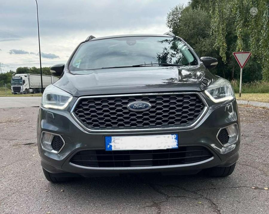 Grey Ford Kuga 2018 in Taurage, with an engine capacity of 2.00 L and mileage of 270 thousand km for 7900 €, photo 4 on AUTOMOTO.COM.LV