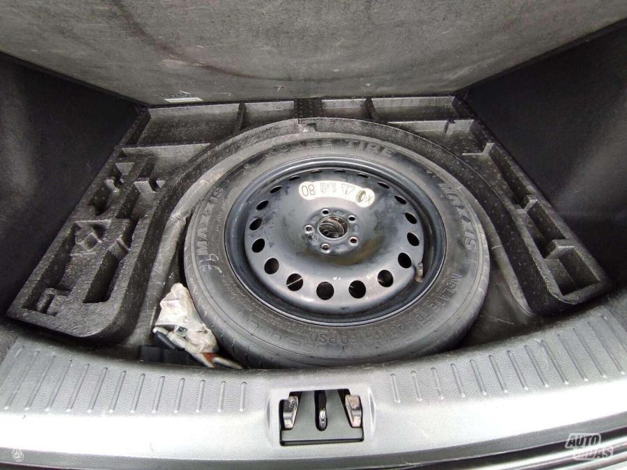 Grey Ford Kuga 2018 in Panevezys, with an engine capacity of 2.00 L and mileage of 125 thousand km for 11500 €, photo 19 on AUTOMOTO.COM.LV