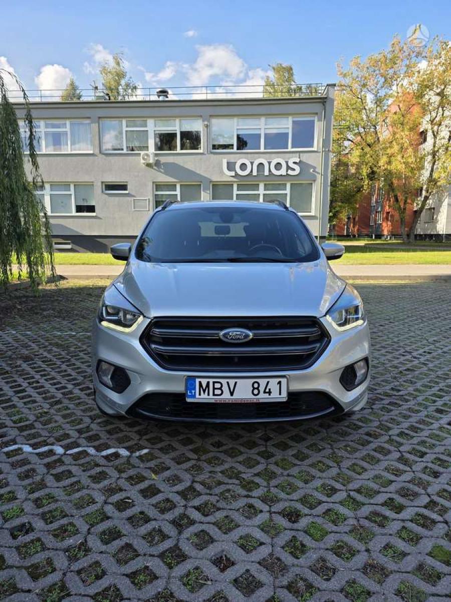 Grey Ford Kuga 2018 in Jonava, with an engine capacity of 2.00 L and mileage of 273 thousand km for 11600 €, photo 3 on AUTOMOTO.COM.LV