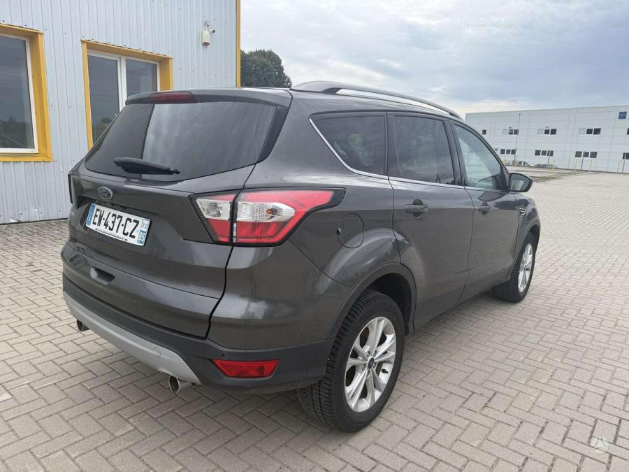 Pelēks Ford Kuga 2018 Tauragė, ar dzinēja tilpumu 1.50 L un nobraukumu 176 tūkst. km par 9100 €, foto 6 vietnē AUTOMOTO.COM.LV
