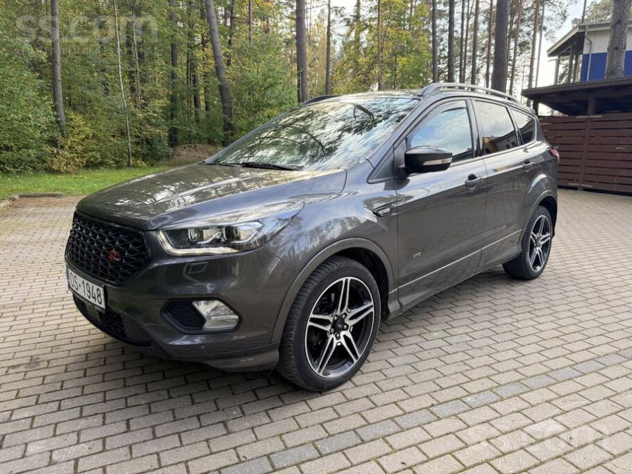 Pelēks Ford Kuga 2018 Ogre, ar dzinēja tilpumu 2.00 L un nobraukumu 221 tūkst. km par 12200 €, foto 1 vietnē AUTOMOTO.COM.LV