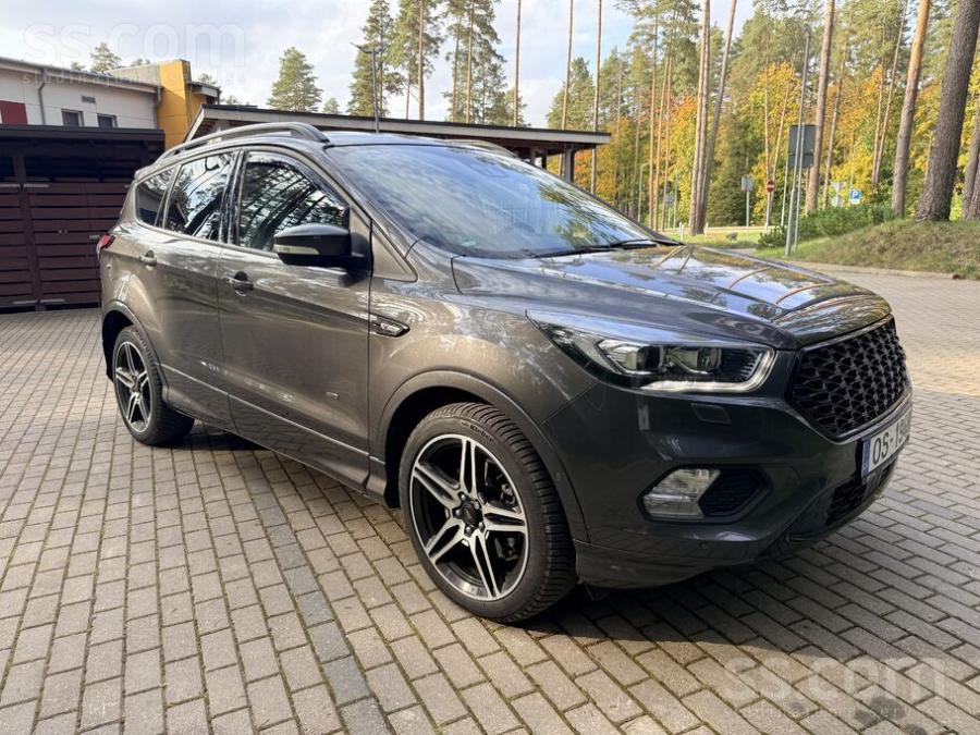 Pelēks Ford Kuga 2018 Ogre, ar dzinēja tilpumu 2.00 L un nobraukumu 221 tūkst. km par 12200 €, foto 3 vietnē AUTOMOTO.COM.LV