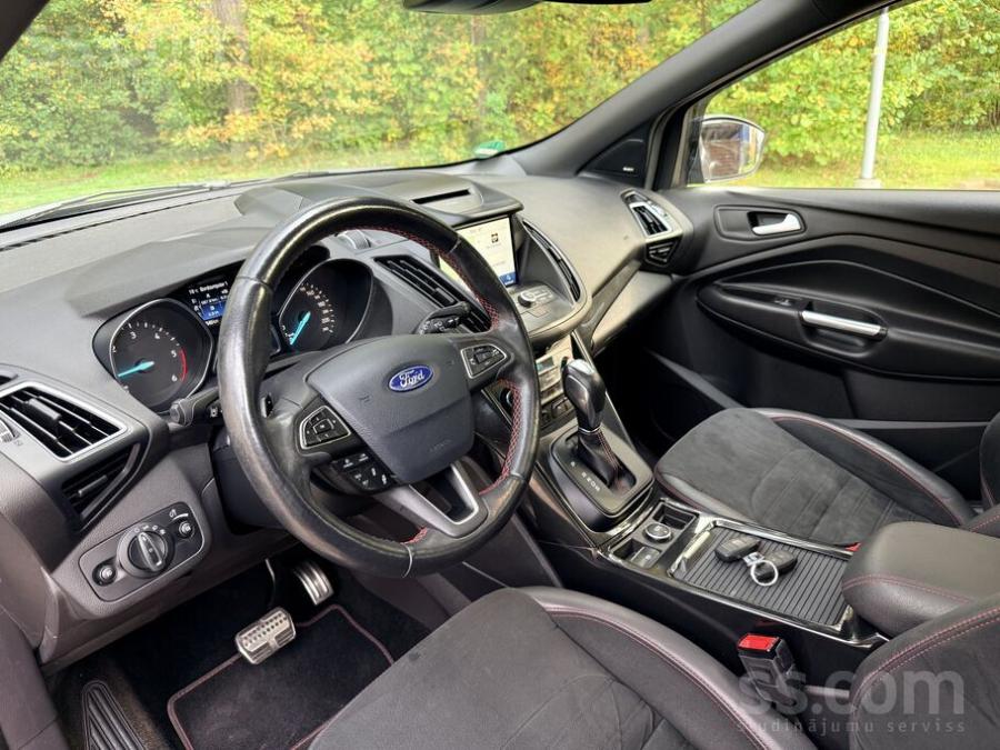 Pelēks Ford Kuga 2018 Ogre, ar dzinēja tilpumu 2.00 L un nobraukumu 221 tūkst. km par 12200 €, foto 13 vietnē AUTOMOTO.COM.LV