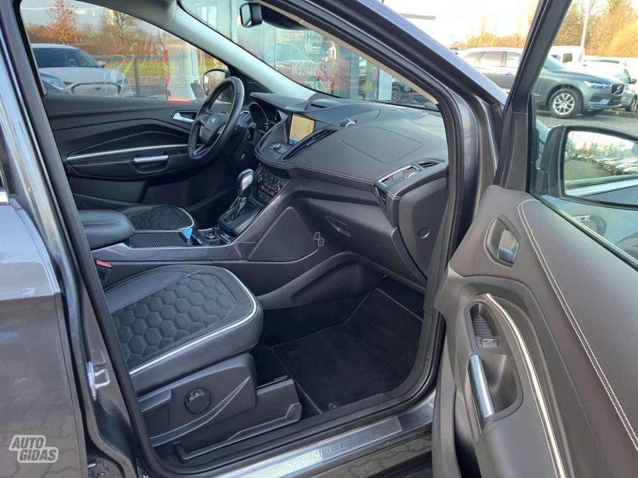 Grey Ford Kuga 2019 in Kaunas, with an engine capacity of 1.50 L and mileage of 82 thousand km for 22287 €, photo 3 on AUTOMOTO.COM.LV