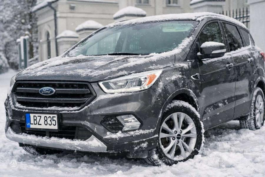 Pelēks Ford Kuga 2019 Viļņa, ar dzinēja tilpumu 1.50 L un nobraukumu 57 tūkst. km par 8450 €, foto 2 vietnē AUTOMOTO.COM.LV