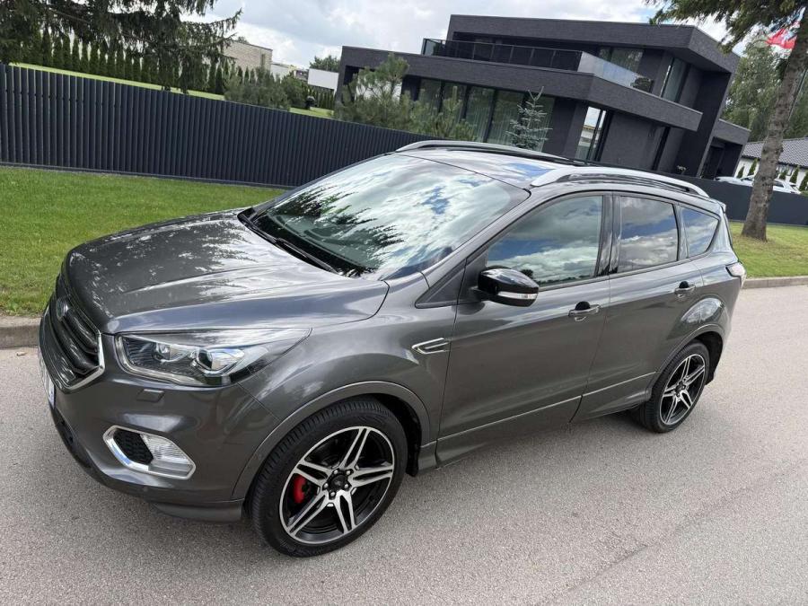 Grey Ford Kuga 2019 in Taurage, with an engine capacity of 2.00 L and mileage of 280 thousand km for 10200 €, photo 3 on AUTOMOTO.COM.LV