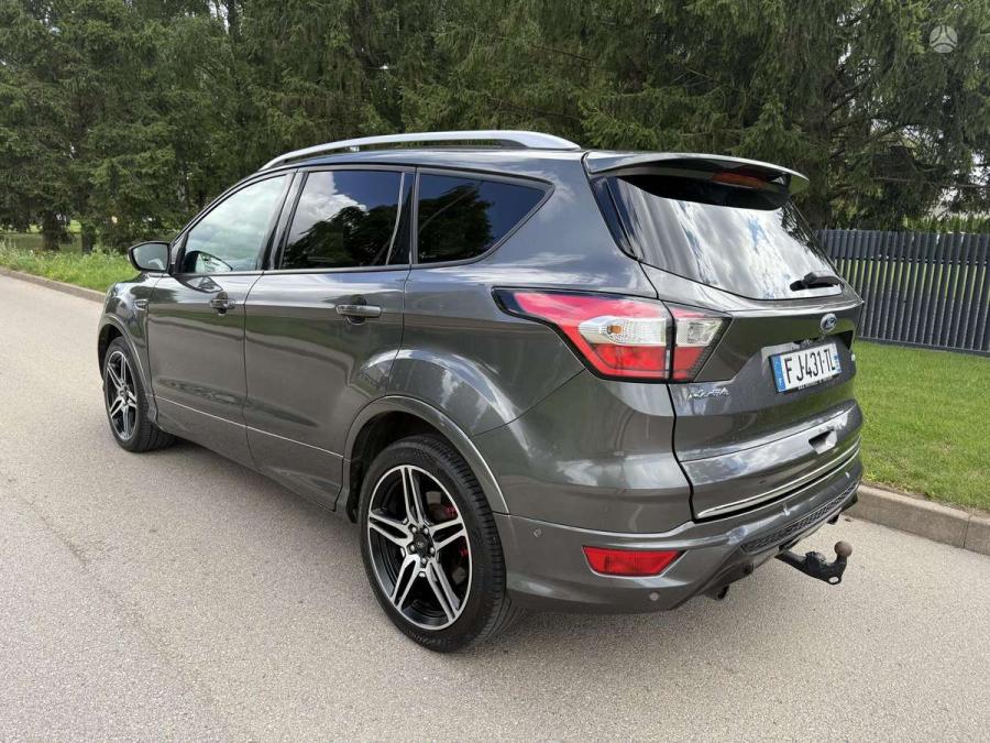 Grey Ford Kuga 2019 in Taurage, with an engine capacity of 2.00 L and mileage of 280 thousand km for 10200 €, photo 6 on AUTOMOTO.COM.LV