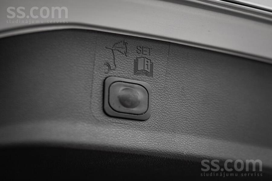 Pelēks Ford Kuga 2019 Rīga, ar dzinēja tilpumu 1.50 L un nobraukumu 113 tūkst. km par 15400 €, foto 12 vietnē AUTOMOTO.COM.LV
