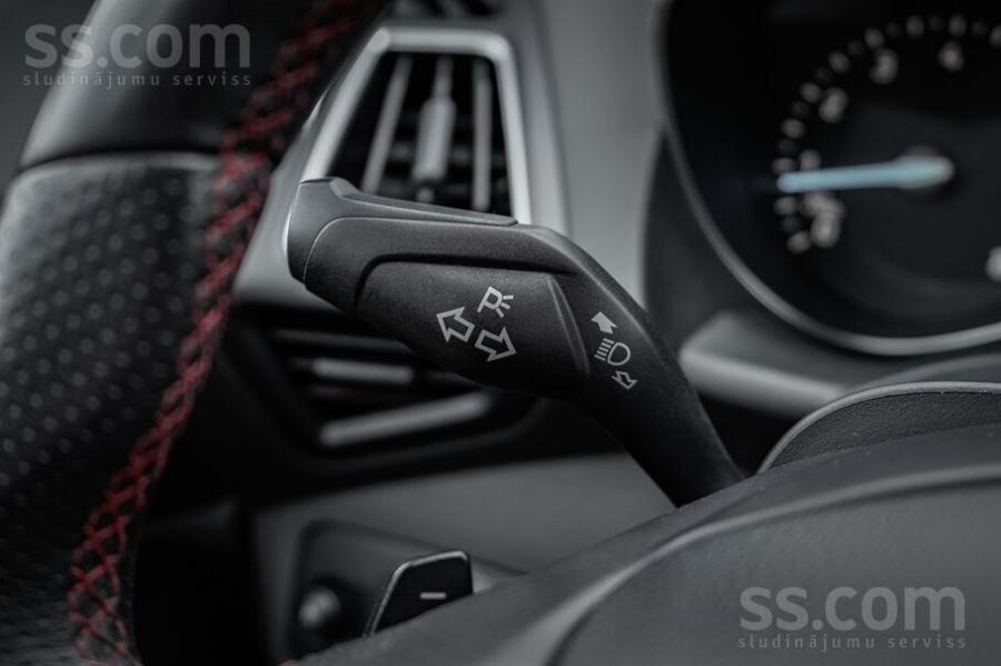 Pelēks Ford Kuga 2019 Rīga, ar dzinēja tilpumu 1.50 L un nobraukumu 113 tūkst. km par 15400 €, foto 20 vietnē AUTOMOTO.COM.LV