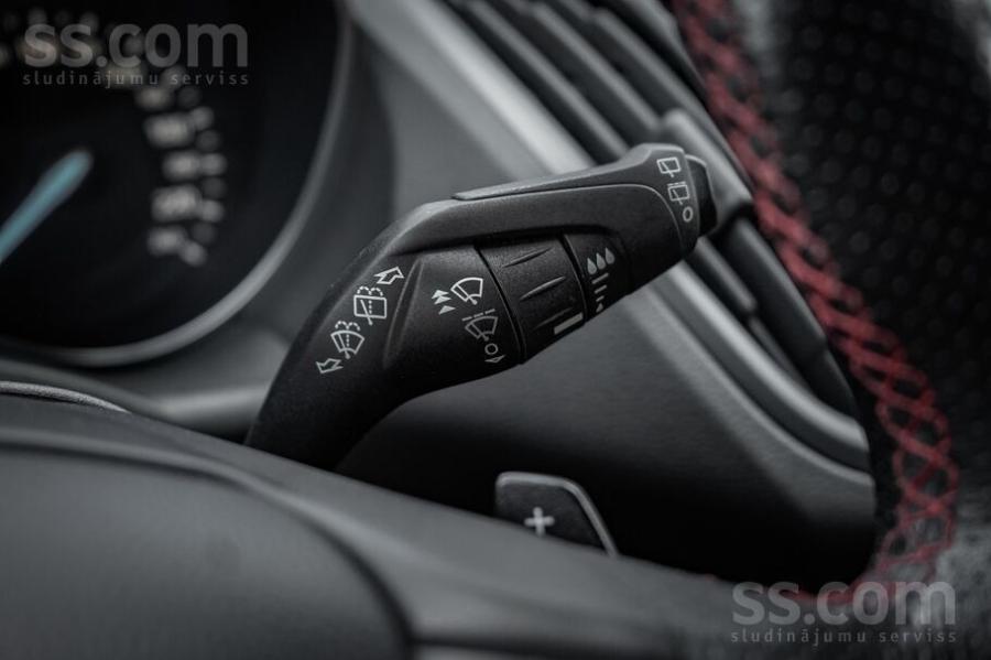 Pelēks Ford Kuga 2019 Rīga, ar dzinēja tilpumu 1.50 L un nobraukumu 113 tūkst. km par 15400 €, foto 24 vietnē AUTOMOTO.COM.LV