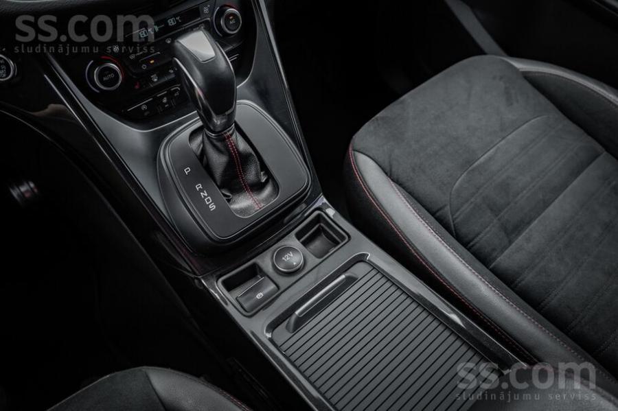 Pelēks Ford Kuga 2019 Rīga, ar dzinēja tilpumu 1.50 L un nobraukumu 113 tūkst. km par 15400 €, foto 26 vietnē AUTOMOTO.COM.LV