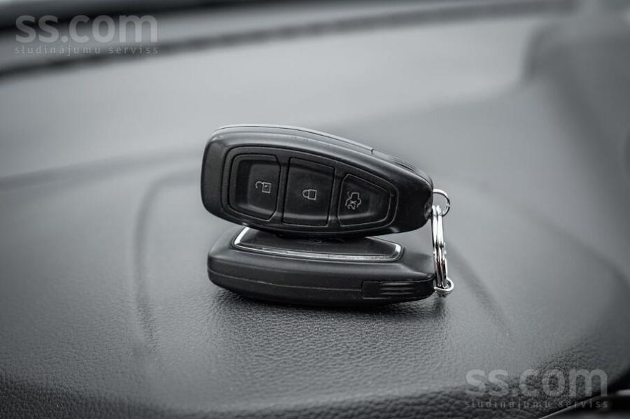 Pelēks Ford Kuga 2019 Rīga, ar dzinēja tilpumu 1.50 L un nobraukumu 113 tūkst. km par 15400 €, foto 31 vietnē AUTOMOTO.COM.LV