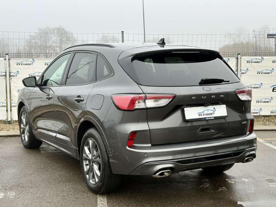 Pelēks Ford Kuga 2020 Viļņa, ar dzinēja tilpumu 2.49 L un nobraukumu 152 tūkst. km par 18900 €, foto 4 vietnē AUTOMOTO.COM.LV