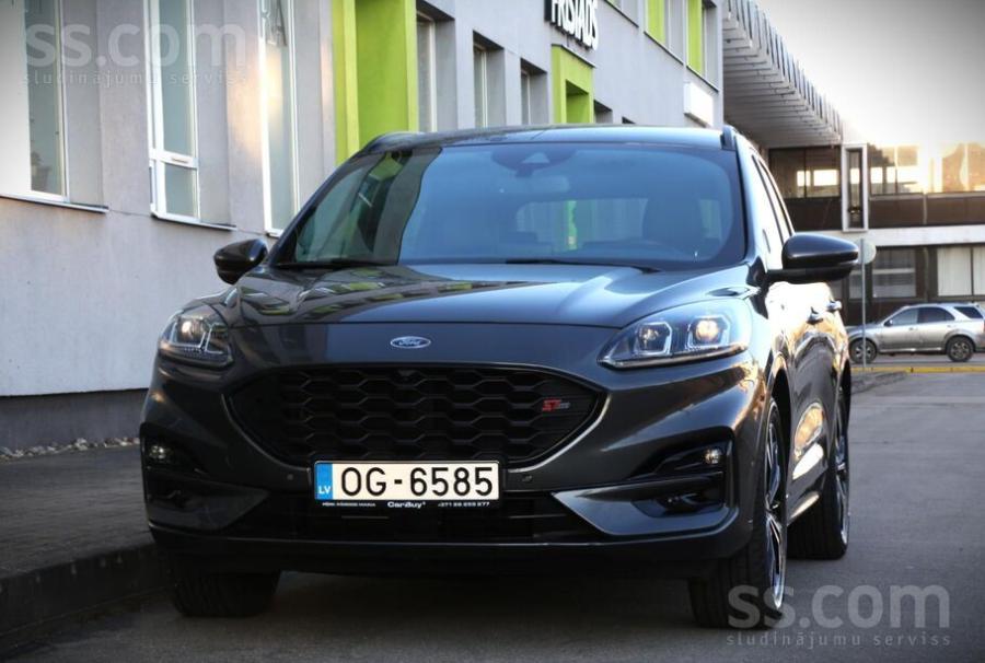 Pelēks Ford Kuga 2020 Rīga, ar dzinēja tilpumu 2.50 L un nobraukumu 198 tūkst. km par 18995 €, foto 1 vietnē AUTOMOTO.COM.LV