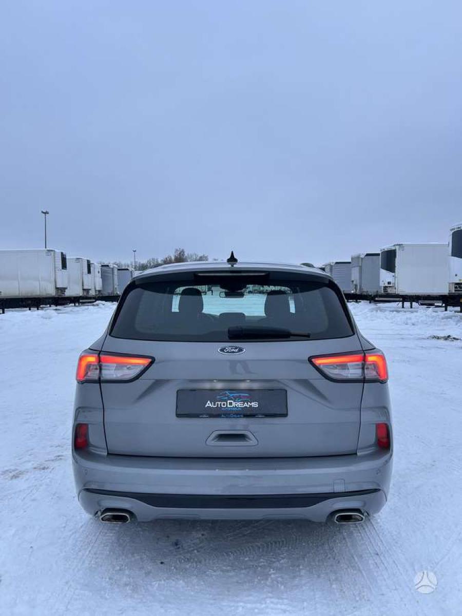 Grey Ford Kuga 2020 in Vilnius, with an engine capacity of 2.49 L and mileage of 226 thousand km for 17700 €, photo 5 on AUTOMOTO.COM.LV