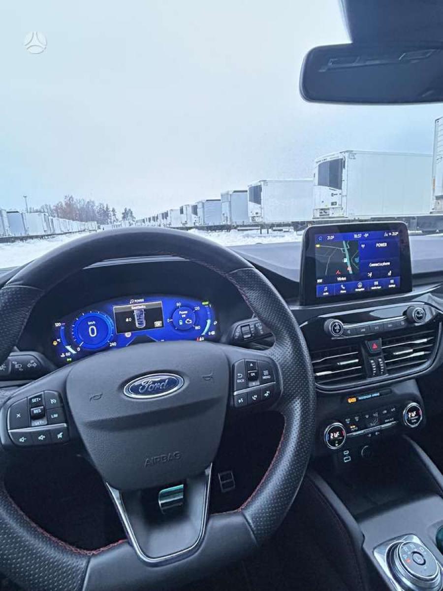 Grey Ford Kuga 2020 in Vilnius, with an engine capacity of 2.49 L and mileage of 226 thousand km for 17700 €, photo 8 on AUTOMOTO.COM.LV