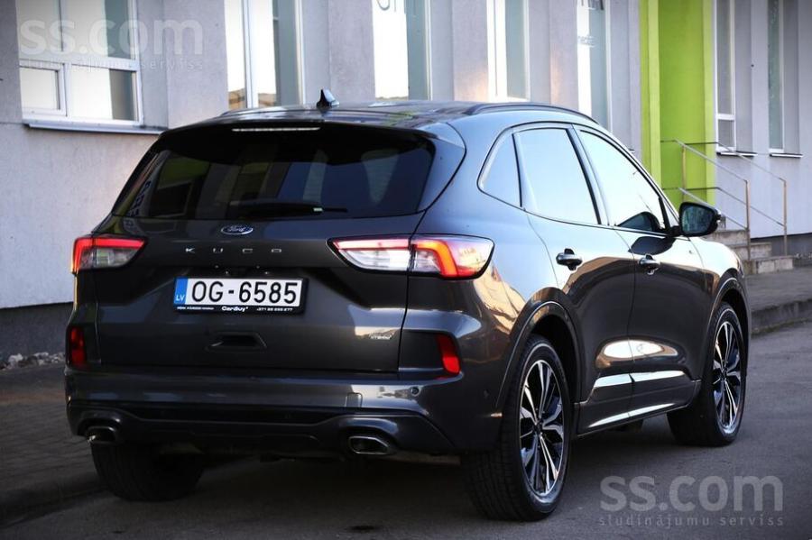 Grey Ford Kuga 2020 in Riga, with an engine capacity of 2.50 L and mileage of 198 thousand km for 17995 €, photo 6 on AUTOMOTO.COM.LV