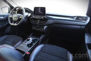 Grey Ford Kuga 2020 in Riga, with an engine capacity of 2.50 L and mileage of 198 thousand km for 17995 €, photo 13 on AUTOMOTO.COM.LV