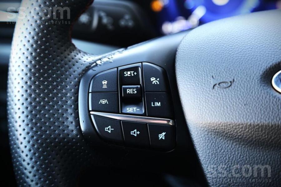 Grey Ford Kuga 2020 in Riga, with an engine capacity of 2.50 L and mileage of 198 thousand km for 17995 €, photo 19 on AUTOMOTO.COM.LV