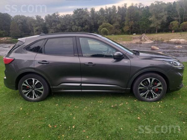 Grey Ford Kuga 2020 in Valmiera, with an engine capacity of 2.50 L and mileage of 197 thousand km for 15900 €, photo 5 on AUTOMOTO.COM.LV
